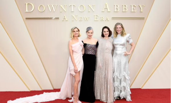 The Hummingbird Ball - UNBUYABLE DOWNTON ABBEY EXP…